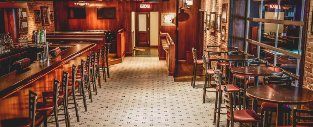 The Boss Bar | Chicago IL | Goodviser